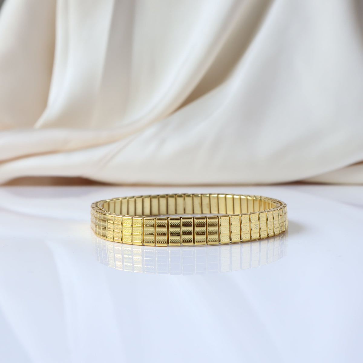 Solar Sleek Expandable 18K Gold Plated Bangle – Bigsmall.in