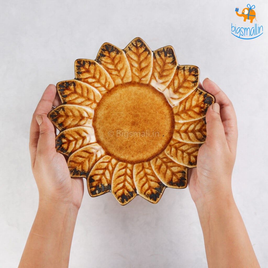 Sunflower Shaped Handmade Ceramic Plate – Bigsmall.in