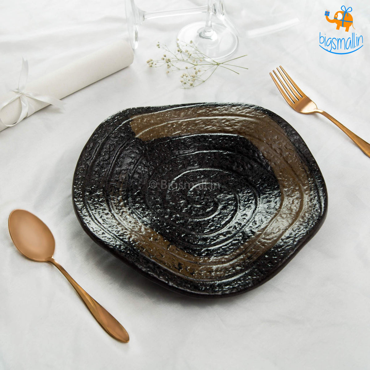 UFO Shaped Artisan Handmade Plate – Bigsmall.in